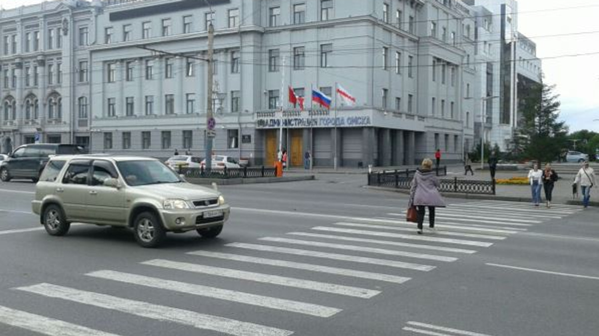 С фасада мэрии убрали надпись «Администрация города Омска»